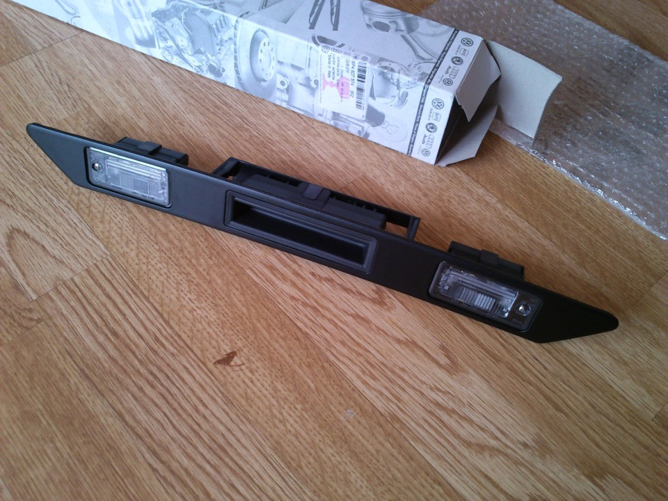 Купить накладку подсветки номера Audi A4 2002 (Сумы) 8P4 827 574 3FZ ...